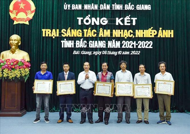 Hơn 1.300 tác phẩm ra đời tại Trại sáng tác âm nhạc, nhiếp ảnh tỉnh Bắc ...