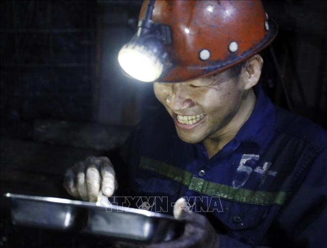 Công ty Than Hòn Gai ổn định sản xuất, nâng cao đời sống người lao động ...