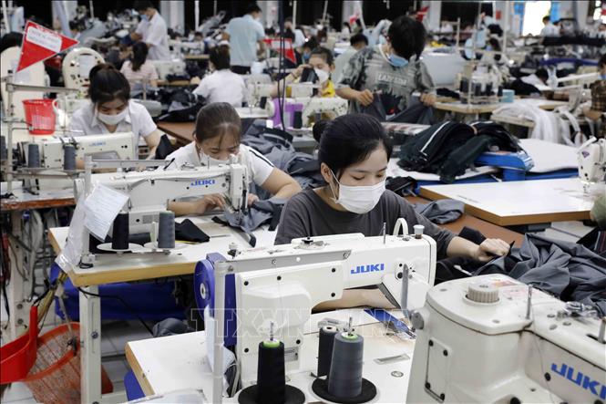 Vietnam's garment export value up in nine months - VNA Photos - Vietnam ...