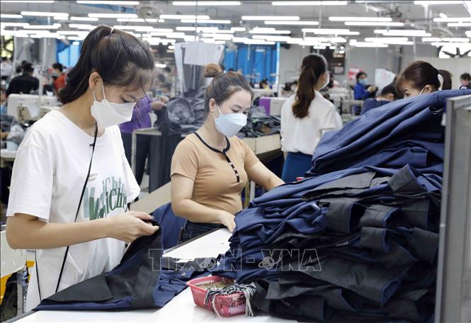 Vietnam's garment export value up in nine months - VNA Photos - Vietnam ...