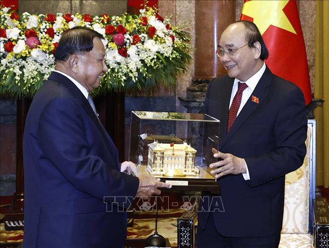 Chủ tịch nước Nguyễn Xuân Phúc tiếp Chủ tịch Thượng viện Campuchia ...