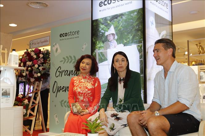 New Zealand PM attends Eco-Store inauguration ceremony - VNA Photos ...