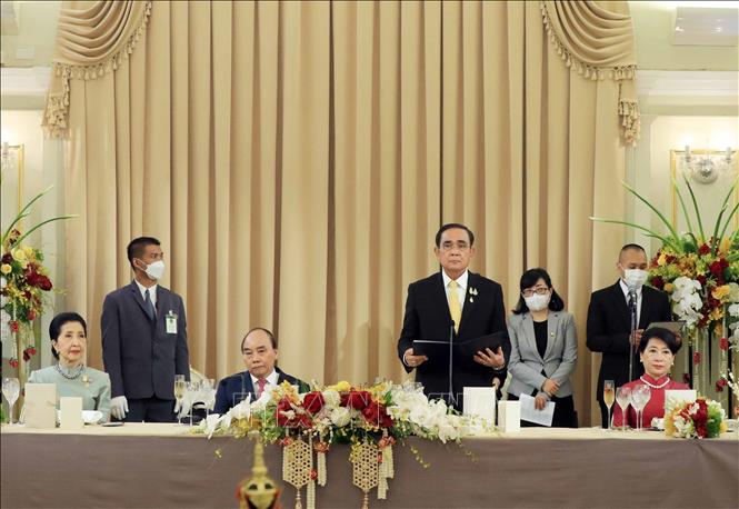 Chủ tịch nước Nguyễn Xuân Phúc và Phu nhân dự tiệc chiêu đãi của Thủ ...