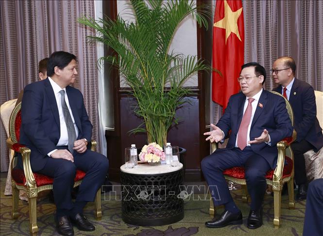 Chủ tịch Quốc hội Vương Đình Huệ tiếp tiếp lãnh đạo một số doanh nghiệp ...