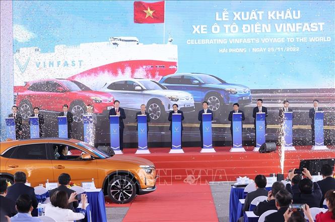 VinFast exports first batch of electronic vehicles to US - VNA Photos ...