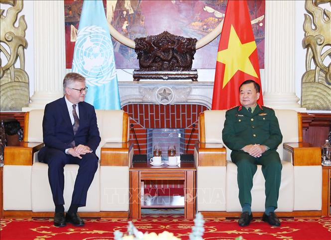 Thứ trưởng Bộ Quốc phòng Hoàng Xuân Chiến tiếp Phó Tổng Thư ký LHQ Jean-Pierre Lacroix - Ảnh ...