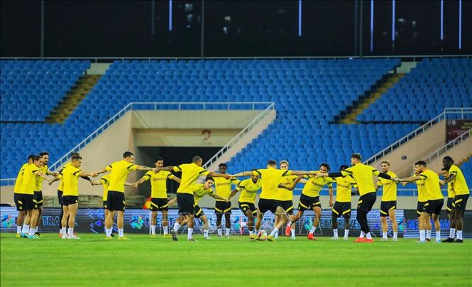 CLB Borussia Dortmund tập làm quen sân Mỹ Đình - Ảnh thời sự trong nước ...
