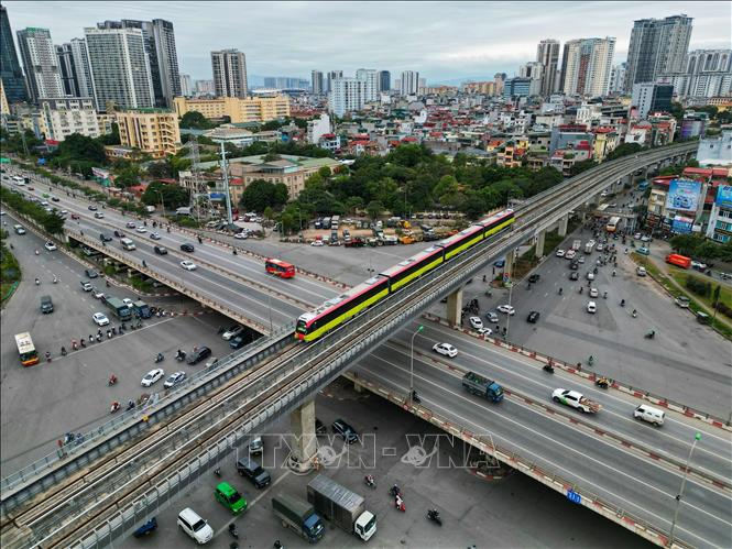 Tàu điện Metro Nhổn – ga Hà Nội chạy thử đoạn tuyến trên cao - Ảnh thời ...