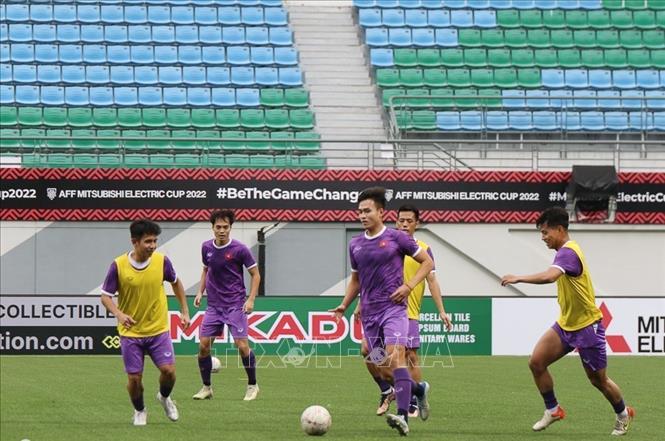 AFF Cup 2022: Đội tuyển Việt Nam bước vào buổi tập đầu tiên trên sân cỏ ...