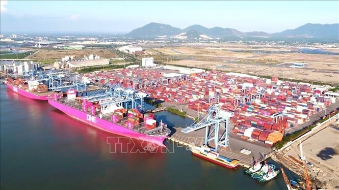 Over 733 million tonnes of cargo handled at Vietnamese seaports - VNA ...