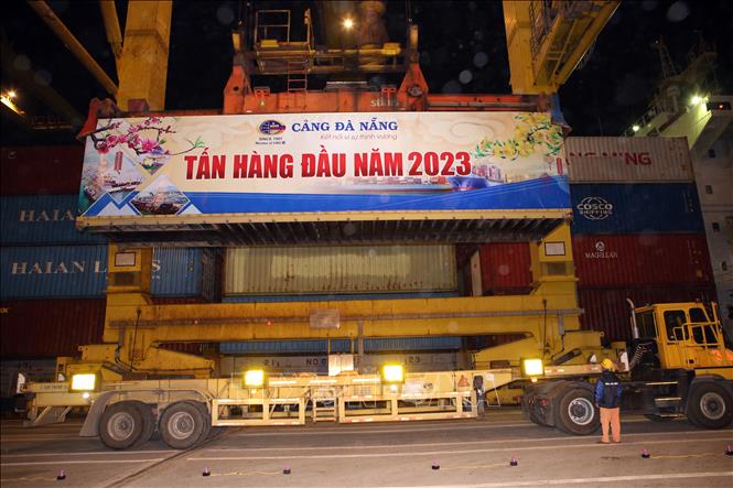 Cảng Đà Nẵng đón tấn hàng đầu năm mới 2023 - Ảnh thời sự trong nước ...