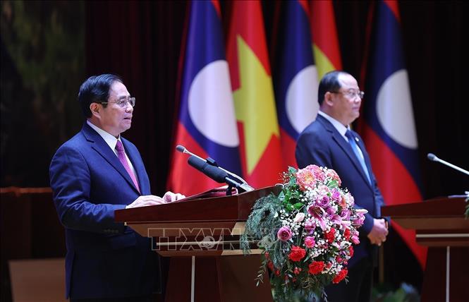 Vietnamese and Lao PMs attend Friendship and Solidarity Year closing ...