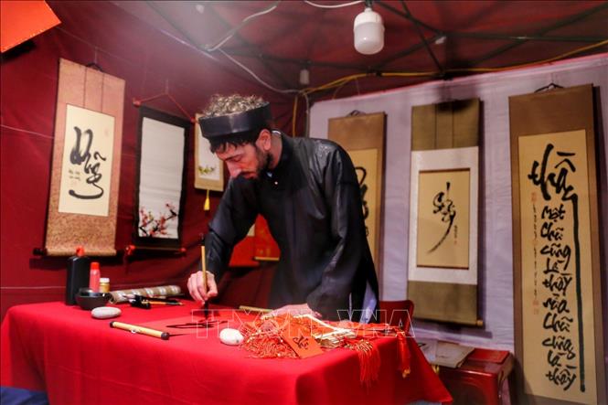 Spring Calligraphy Festival in Van Mieu-Quoc Tu Giam - VNA Photos ...