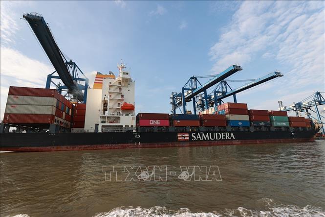 Prime Minister gives order to start Lunar New Year at Tan Cang Port in ...