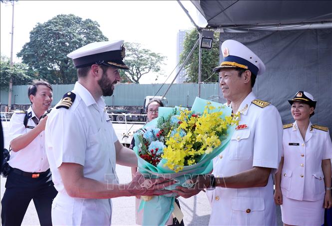 British naval patrol vessel pays friendly visit to HCM City - VNA ...