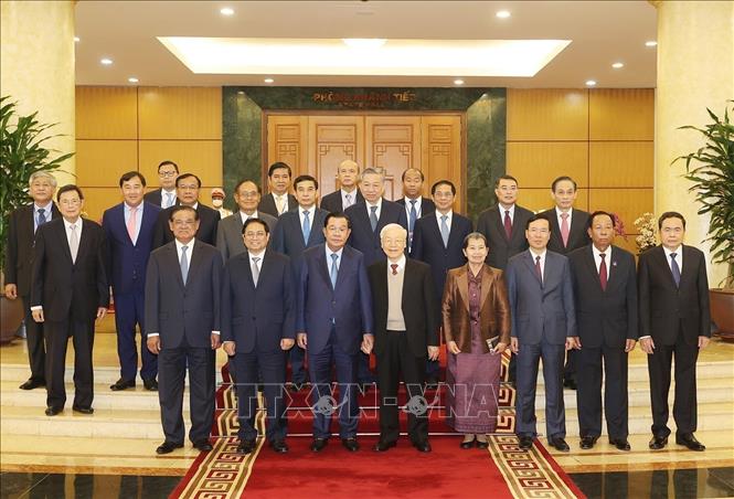 Vietnamese, Cambodian Parties hold high-level meeting in Hanoi - VNA ...