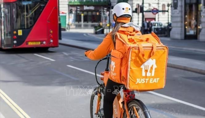 Just Eat Takeaway cắt giảm hơn 1.700 việc làm tại Anh - Ảnh thời sự ...