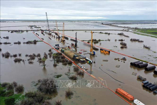 Bão mạnh tiếp tục gây mưa, tuyết tại bang California (Mỹ) - Ảnh thời sự ...