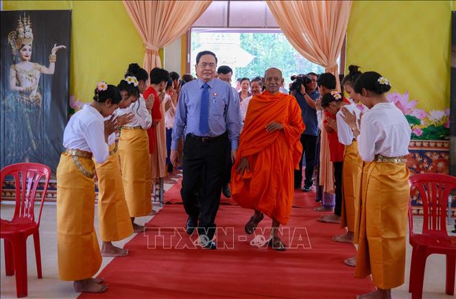 Phó Chủ tịch Thường trực Quốc hội Trần Thanh Mẫn chúc tết Chôl Chnăm ...