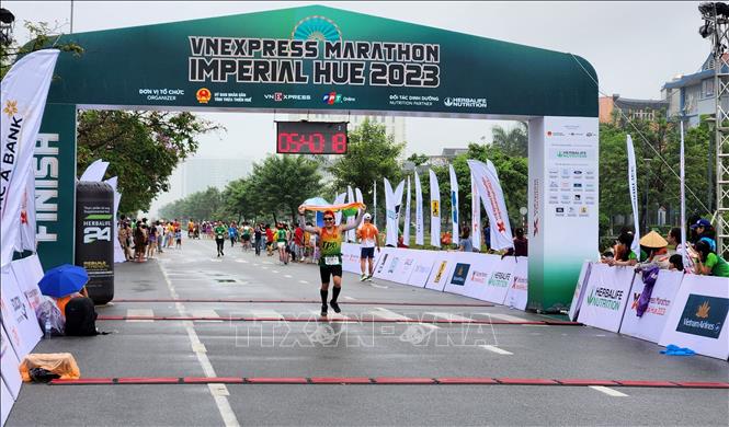 Hæ N 10 500 Váº N ä á Ng Viãªn Tham Gia Giáº I Cháº Y Vnexpress Marathon Imperial
