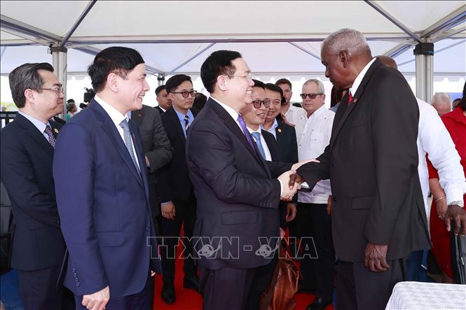 Chủ tịch Quốc hội Vương Đình Huệ dự Lễ khởi công giai đoạn II, KCN ...