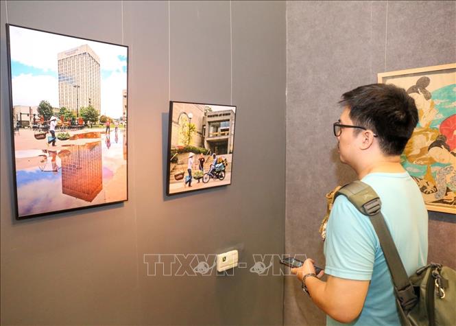 US veteran ‘dialogues’ with 21 Vietnamese artists on healing power of ...