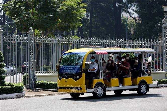 HCM City to pilot electric cars for city tours - VNA Photos - Vietnam News Agency (VNA)