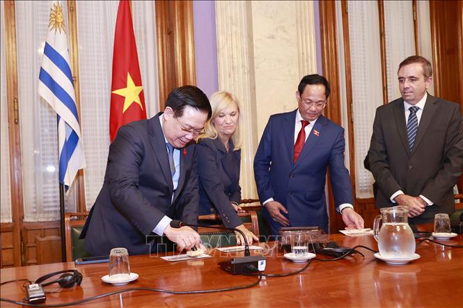Lễ ký Thỏa thuận hợp tác giữa Quốc hội Việt Nam và Nghị viện Đông ...