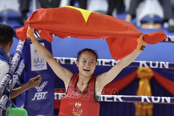 SEA Games 32: VĐV Tạ Thị Kim Yến giành HCV môn Kun Khmer hạng 48kg - Ảnh thời sự quốc tế - Văn ...