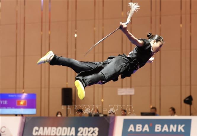 Wushu wins first gold at SEA Games 32 - VNA Photos - Vietnam News ...
