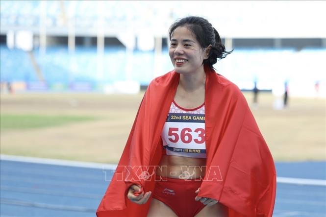 SEA Games 32: Nước rút ấn tượng, Nguyễn Thị Huyền giành HCV chạy 400m vượt rào nữ - Ảnh thời sự ...