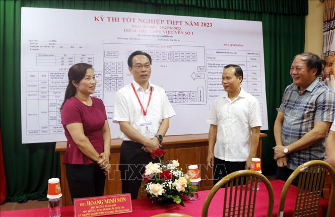 Thứ trưởng Bộ GD và ĐT Hoàng Minh Sơn kiểm công tác chuẩn bị tổ chức Kỳ thi tốt nghiệp THPT năm ...