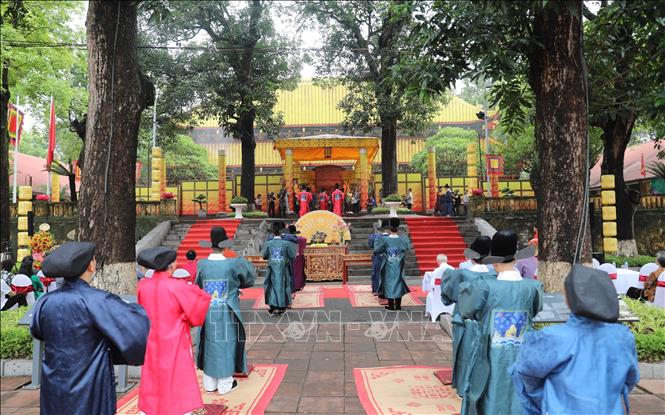 Traditional celebration of Doan Ngo festival reenacted - VNA Photos ...