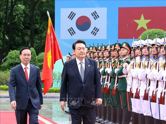 Chủ tịch nước Võ Văn Thưởng chủ trì Lễ đón Tổng thống Hàn Quốc Yoon Suk ...