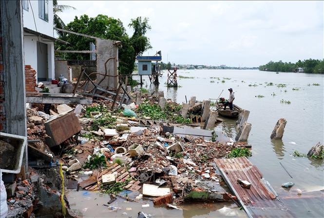 Sạt lở bờ sông “đe dọa” khắp Đồng bằng sông Cửu Long - Ảnh thời sự ...