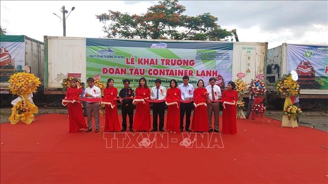 Refrigerated container train linking Binh Duong to China inaugurated ...