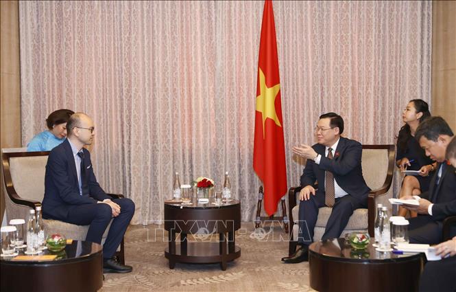 Chủ tịch Quốc hội Vương Đình Huệ tiếp lãnh đạo các tập đoàn kinh tế lớn ...