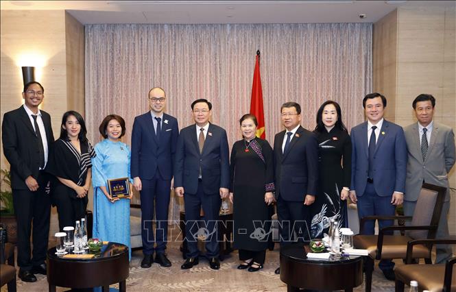 Chủ tịch Quốc hội Vương Đình Huệ tiếp lãnh đạo các tập đoàn kinh tế lớn ...