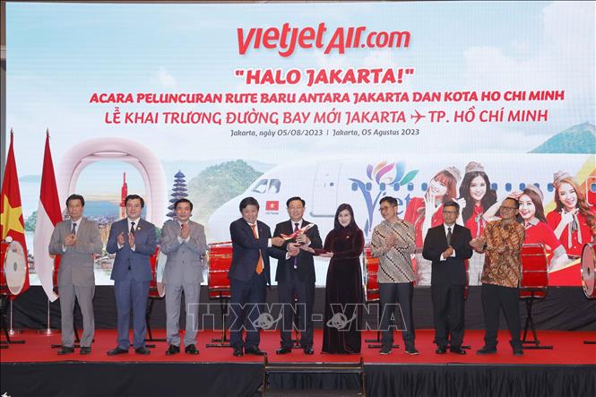 NA Chairman attends Vietjet's new air rout launching ceremony in ...