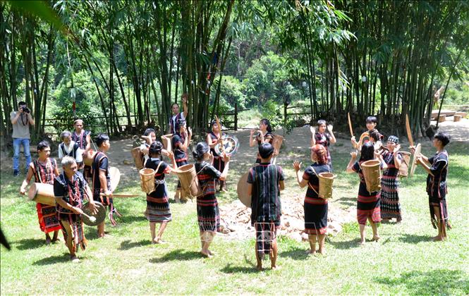 Developing community-based tourism for preserving Co Tu's traditional ...