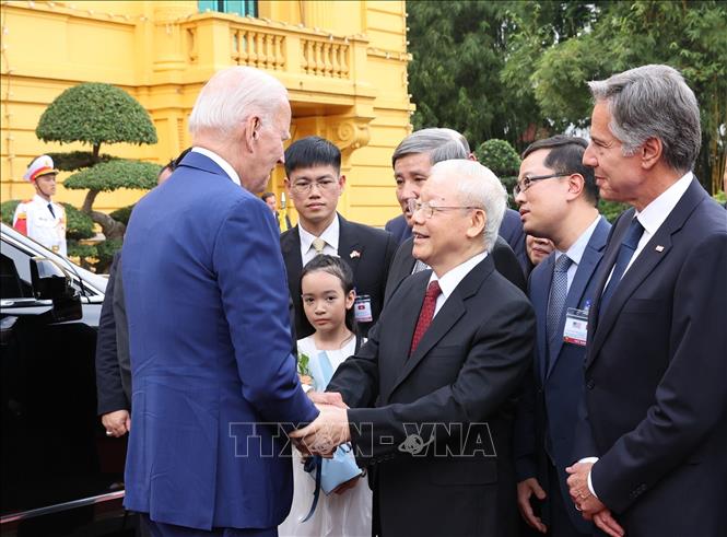 Party leader chairs official welcome ceremony for US President - VNA ...