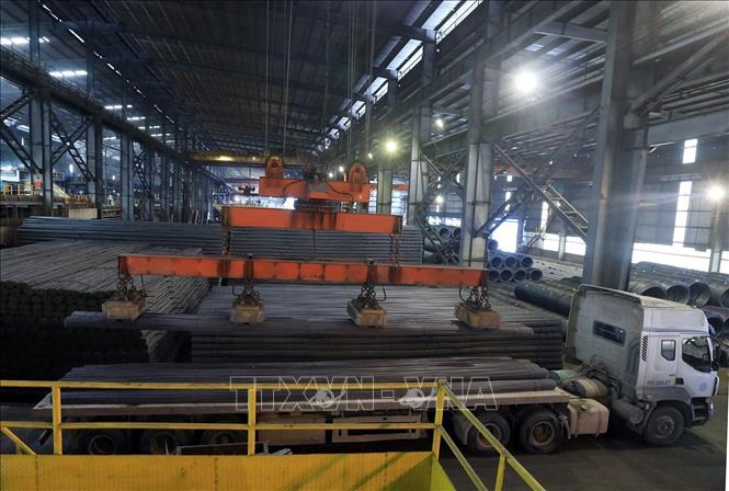 Hoa Phat Group sees surge in construction steel export - VNA Photos ...