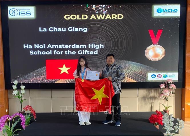 Hanoi students win gold medals at International Applied Chemistry ...
