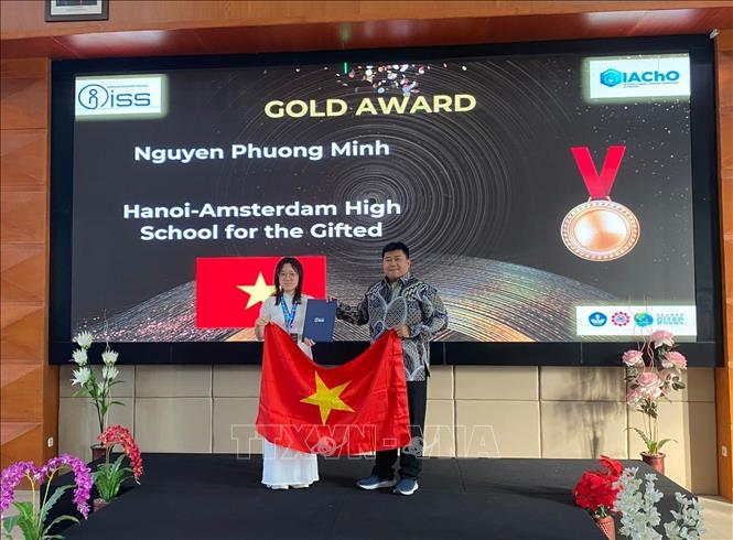 Hanoi students win gold medals at International Applied Chemistry ...
