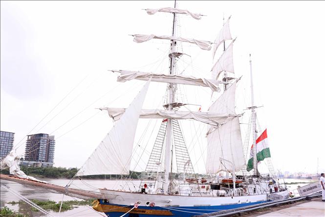 Indian sailing training ship visits HCM City - VNA Photos - Vietnam ...