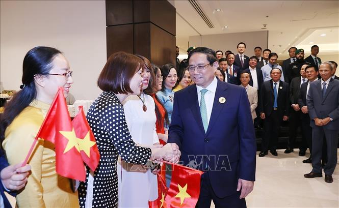PM Pham Minh Chinh meets with Vietnamese community in Saudi Arabia ...