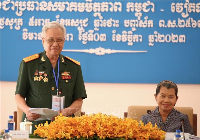 Phó Chủ tịch Đảng Nhân dân Campuchia tiếp Đoàn cựu quân tình nguyện ...