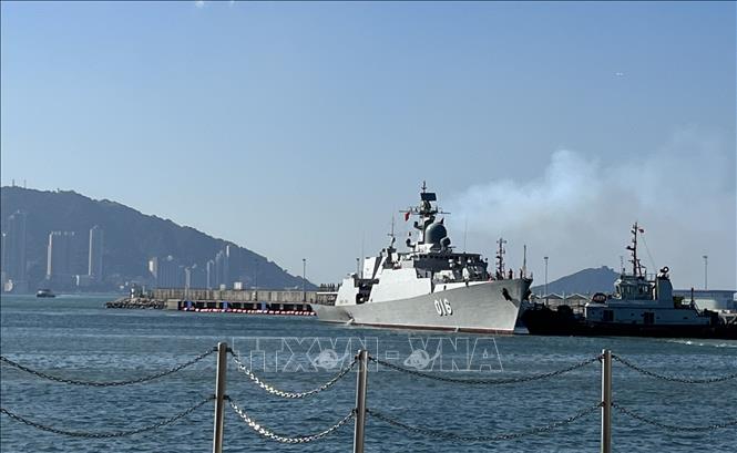 Tàu 016 Quang Trung thăm hữu nghị Hong Kong (Trung Quốc) - Ảnh thời sự quốc tế - Chính trị-Quân ...