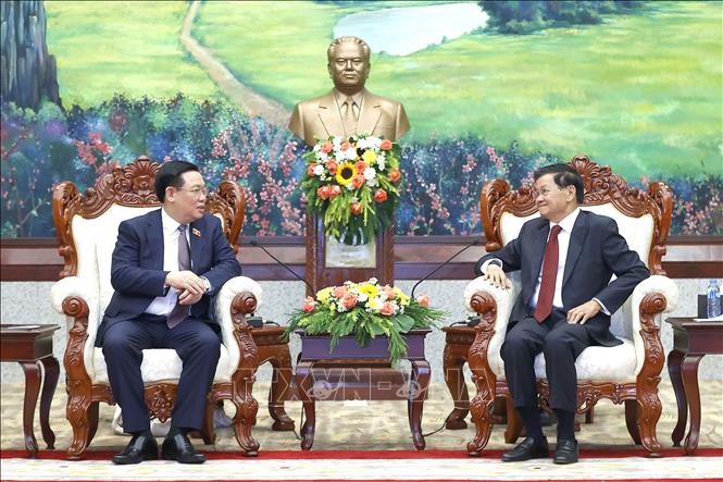 NA Chairman Vuong Dinh Hue meets with Party General Secretary ...