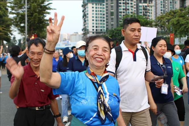 Thành phố Hồ Chí Minh: Hơn 10.000 người đi bộ đồng hành “Triệu bước ...